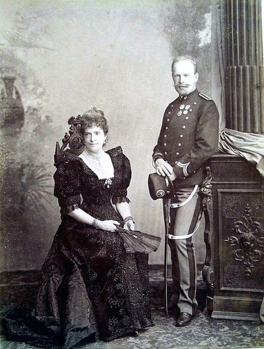 Rainha D.Maria Pia com o filho Afonso, Duque do Porto - A Monarquia ...