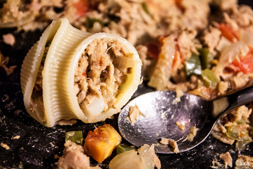 Massa de concha recheada com atum - Chocolate a mais